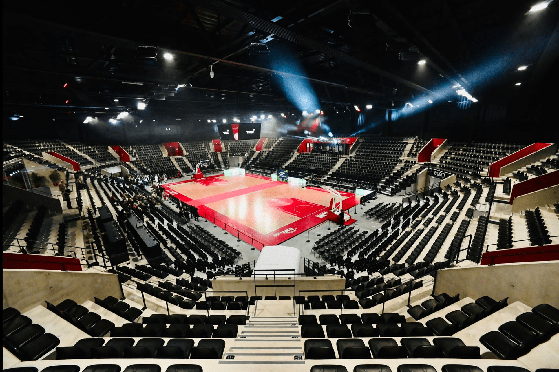 On a découvert l'Arena, le nouveau temple des sports indoor à Saint ...